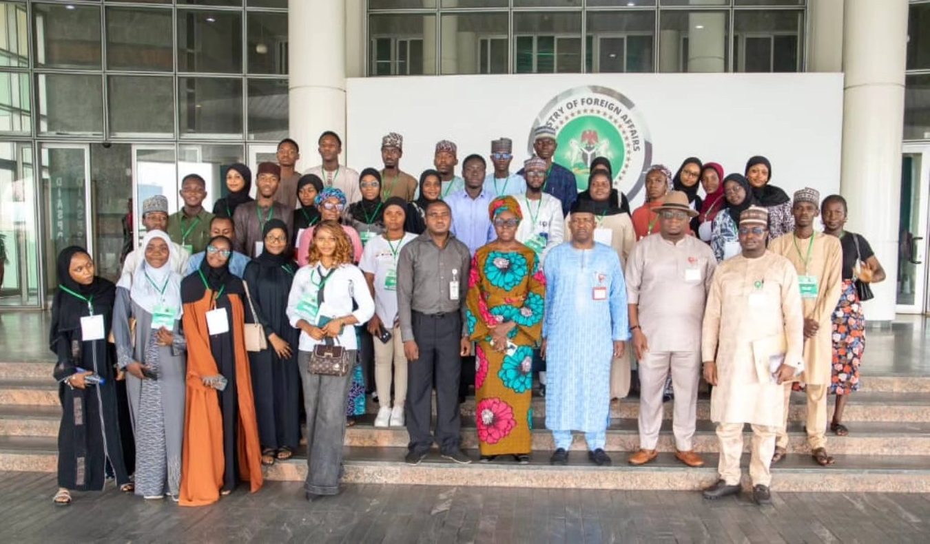 Familiarization visit to the Ministry of Foreign Affairs by students of ...